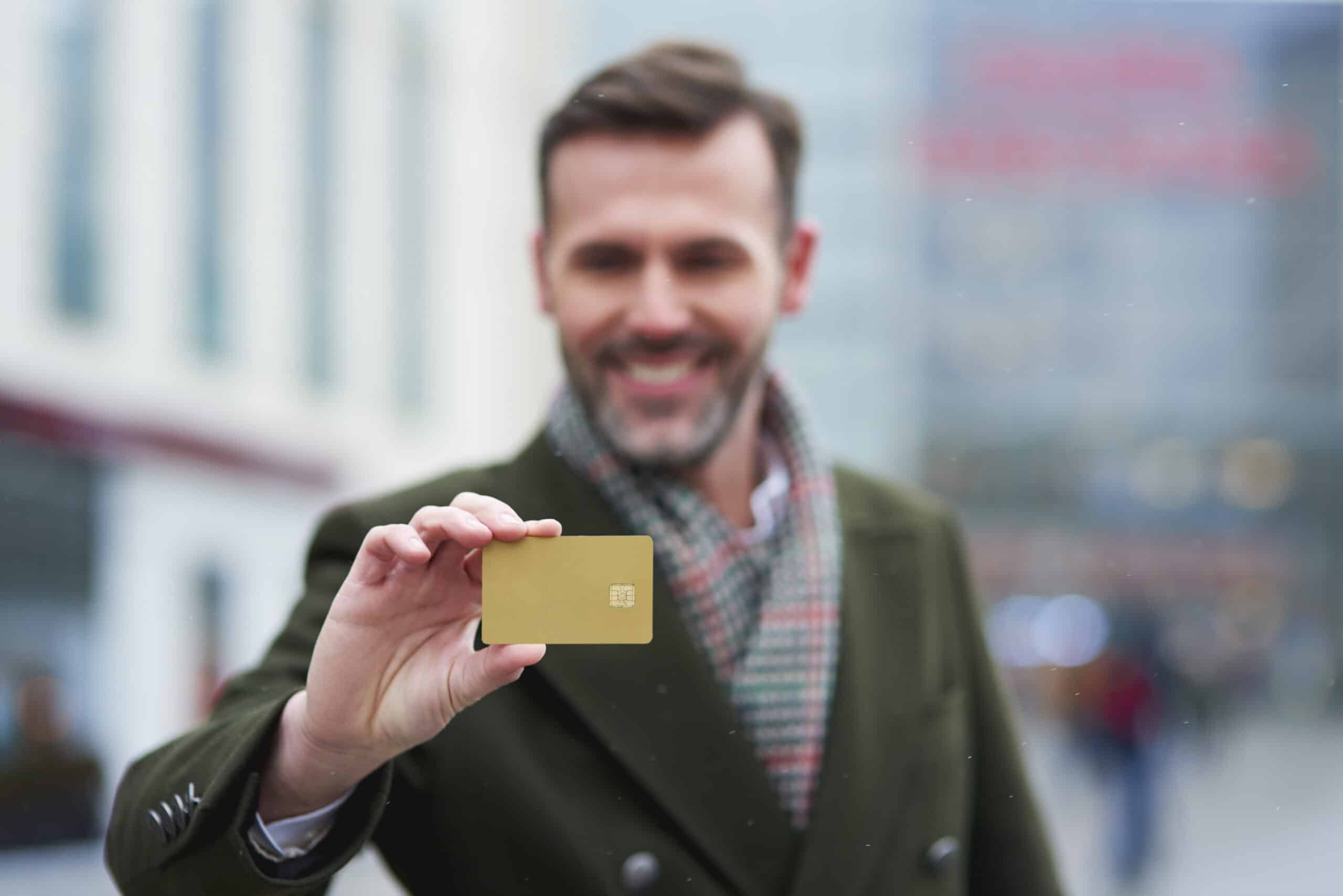 Cardul Gold Crédit Agricole: limită de credit mai mare și beneficii ...